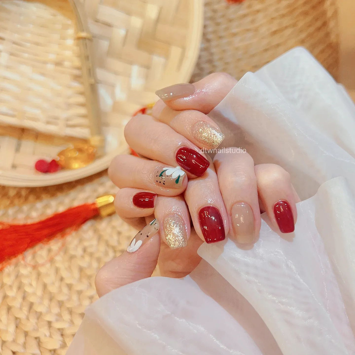 Modern Chinese Nail Art – DreamTales Wardrobe